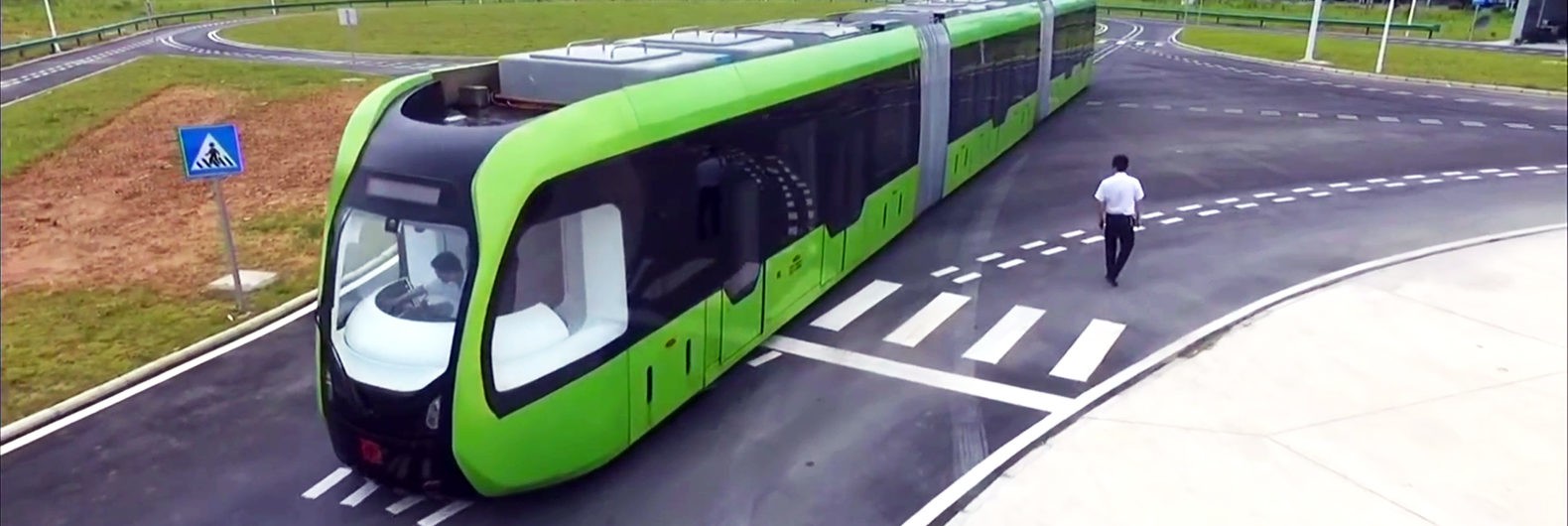 China's self-driving trackless train hits the streets of Zhuzhou ...